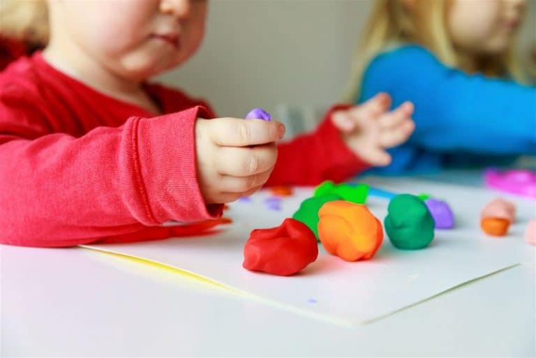 Como fazer massinha caseira: receita fácil e segura