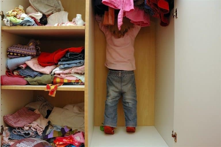 Como organizar guarda-roupa infantil: 5 dicas práticas!